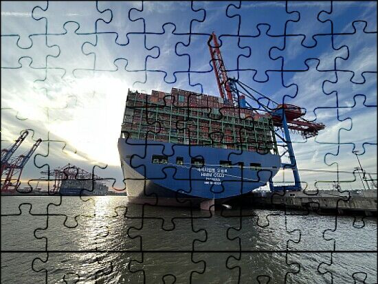 Cargo Container Jigsaw Puzzles Online | JSPuzzles